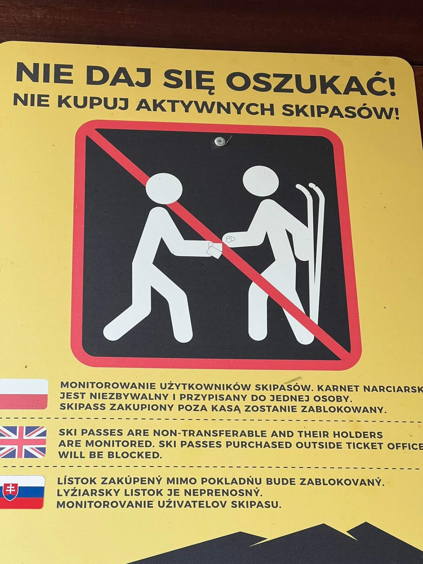 Macík a jeho výgrc zo života bikera